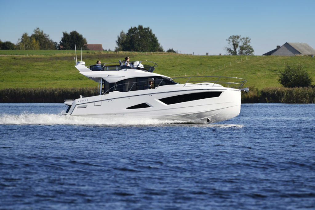 Parker Monaco Flybridge - CSB Marine
